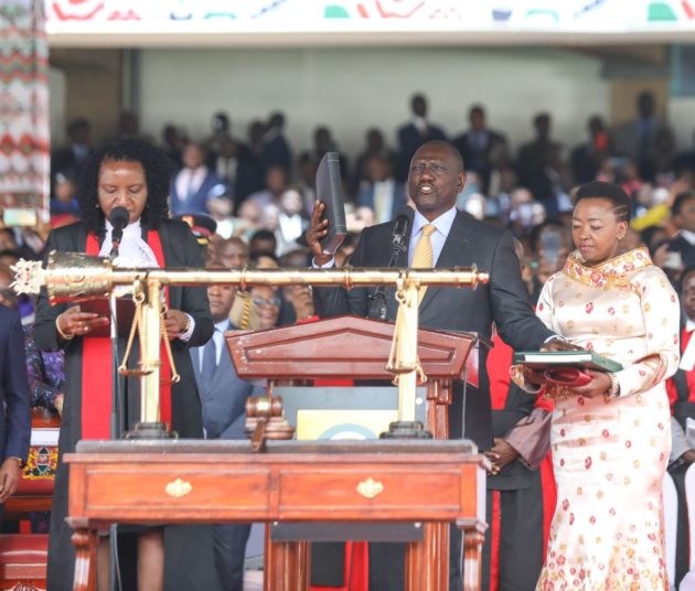 President Ruto Accorded 21-gun-military salute after Taking Oath of ...