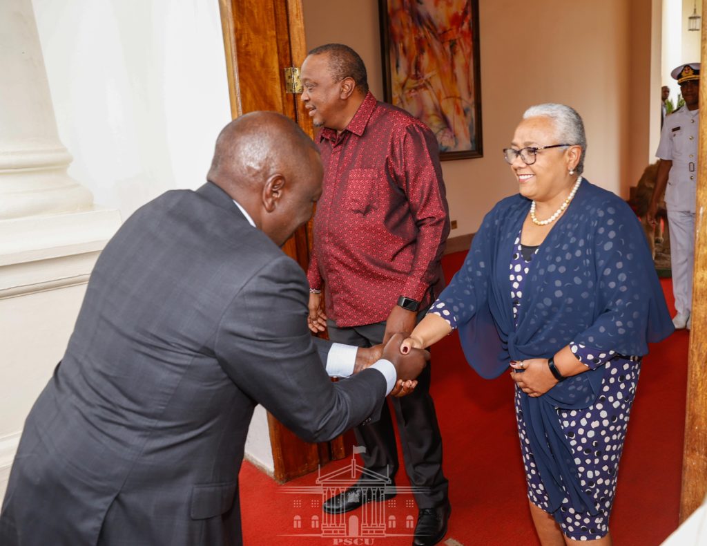 PICTURE STORY: Outgoing Presiedent Kenyatta hosts President-Elect Ruto ...
