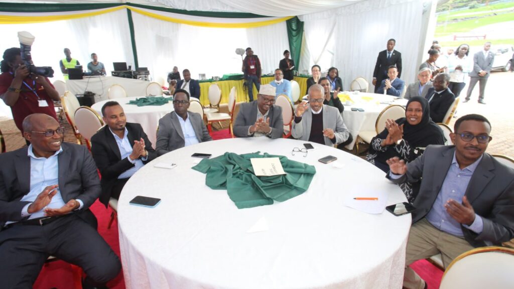 Sakaja gives visiting Somali Mayors keys to Nairobi County » Capital News