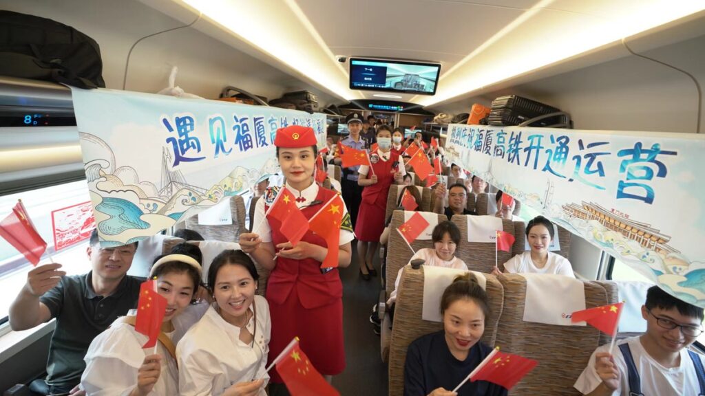 Fuzhou opens China's first cross-sea high-speed railway » Capital News