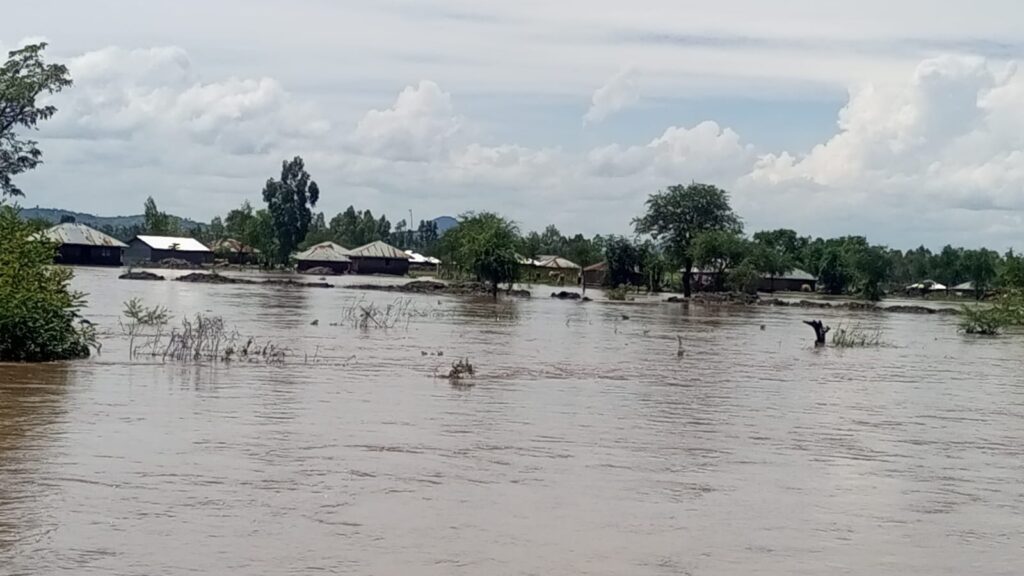 KDF, NYS, Kenya Red Cross airlift medical supplies, relief food to ...