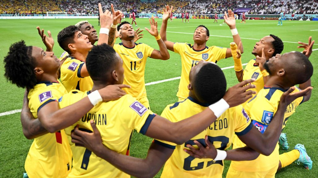Hosts Qatar handed bitter World Cup start by Ecuador - Capital Sports