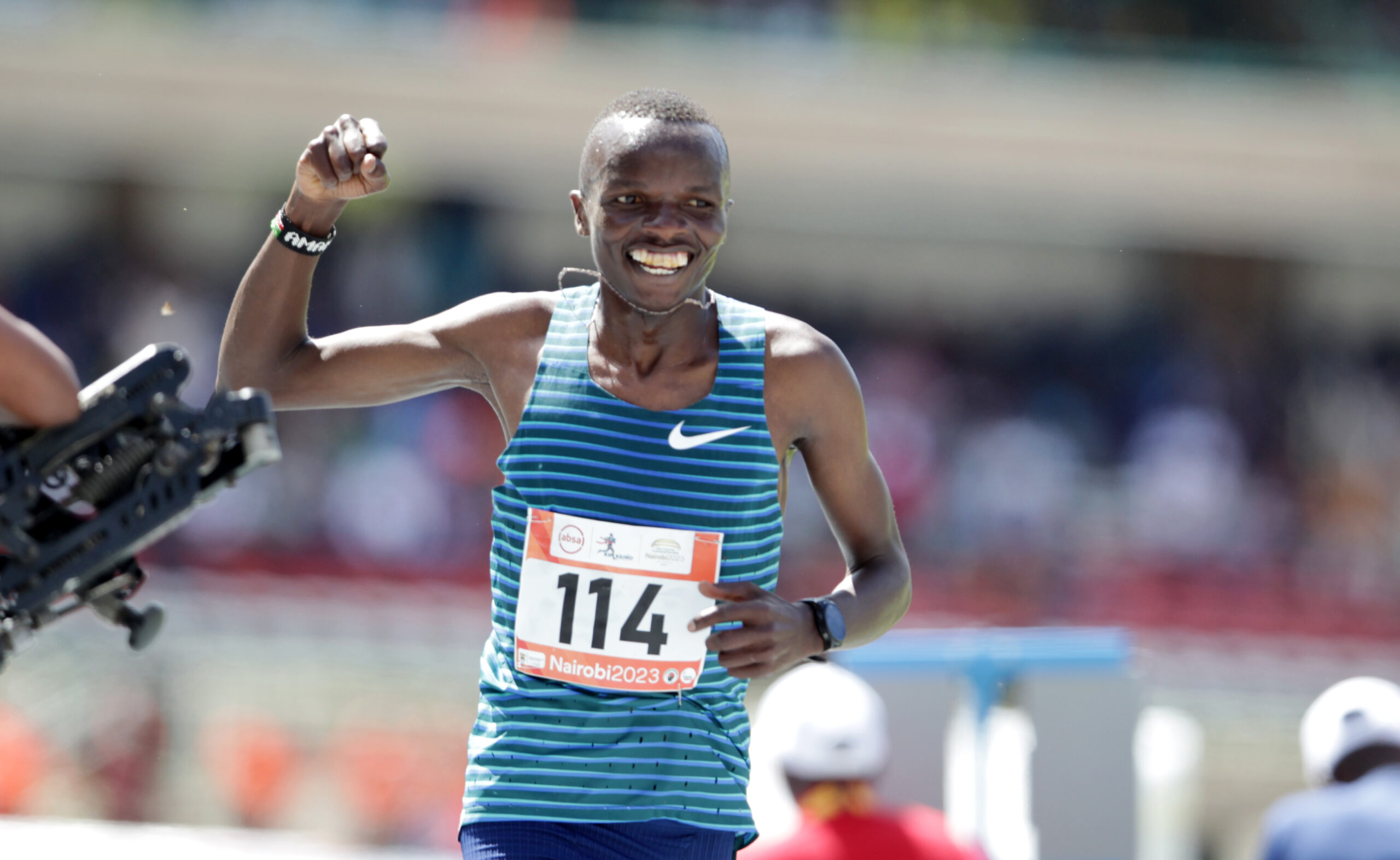 Daniel Simiu celebrates 10 000m men Caps - Capital Sports