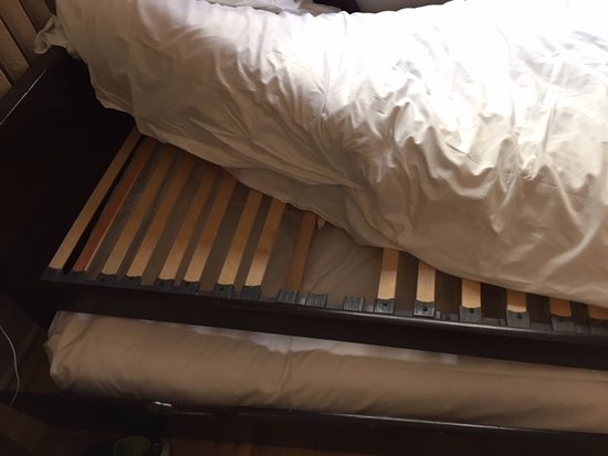 Broken bed - The Sauce